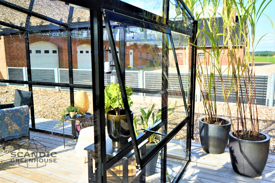 Scandic Modi 12,4 → Moderne og innovativ drivhus som ikke lige naboens..